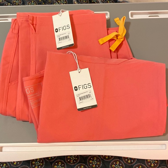 Figs | Other | Good Condition Large Neon Pink Figs Scrub Set | Poshmark